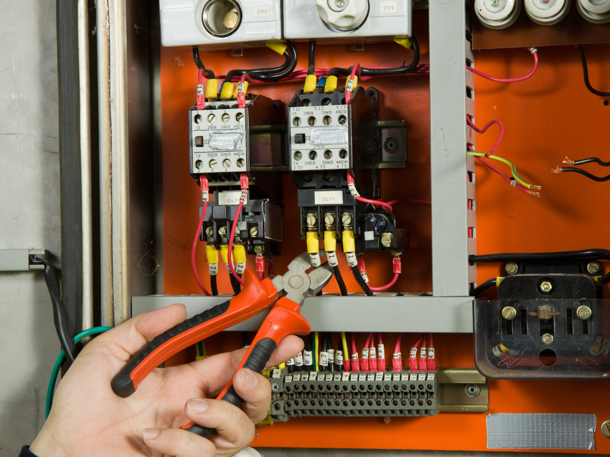 Trusted Electrical Remodel Contractors in Wimberley | Red Grizzly